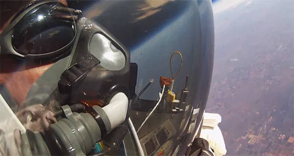 Alan Eustace: The Man Who Completed History's Highest Skydive [VIDEO]