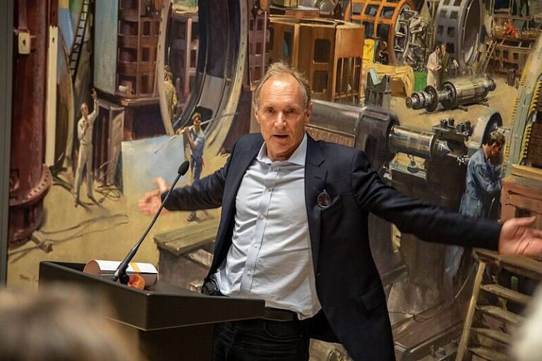 Who Invented The Internet? How And When History Was Made