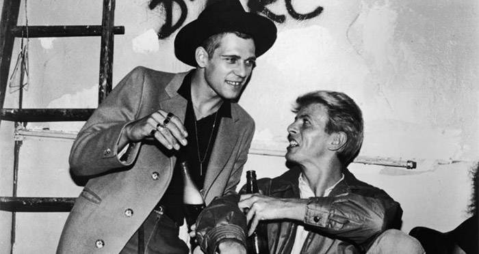 33 Vintage Backstage Photos Of History's Most Famous Musicians