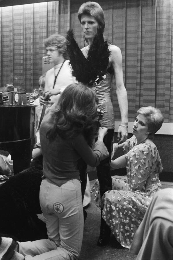 33 Vintage Backstage Photos Of History's Most Famous Musicians