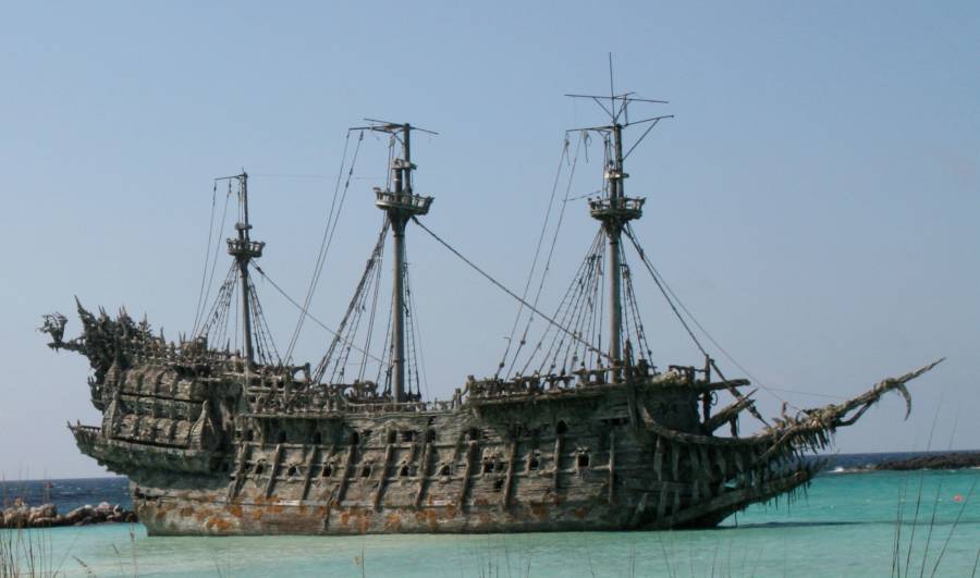 What Happened To The Flying Dutchman Inside The Infamous Ghost Ship What Happened To The Flying Dutchman Inside The Infamous Ghost Ship