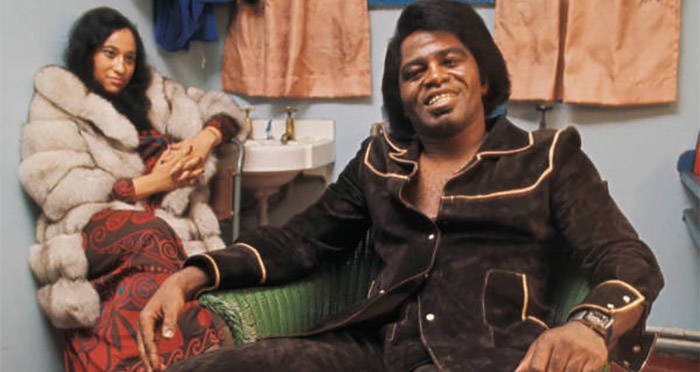 33 Vintage Backstage Photos Of History's Most Famous Musicians