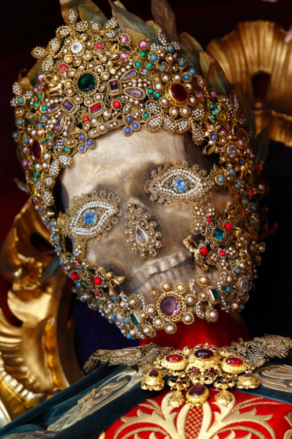 12 Creepy Photos Of The Dazzling Skeletons Hidden In Europe's Churches