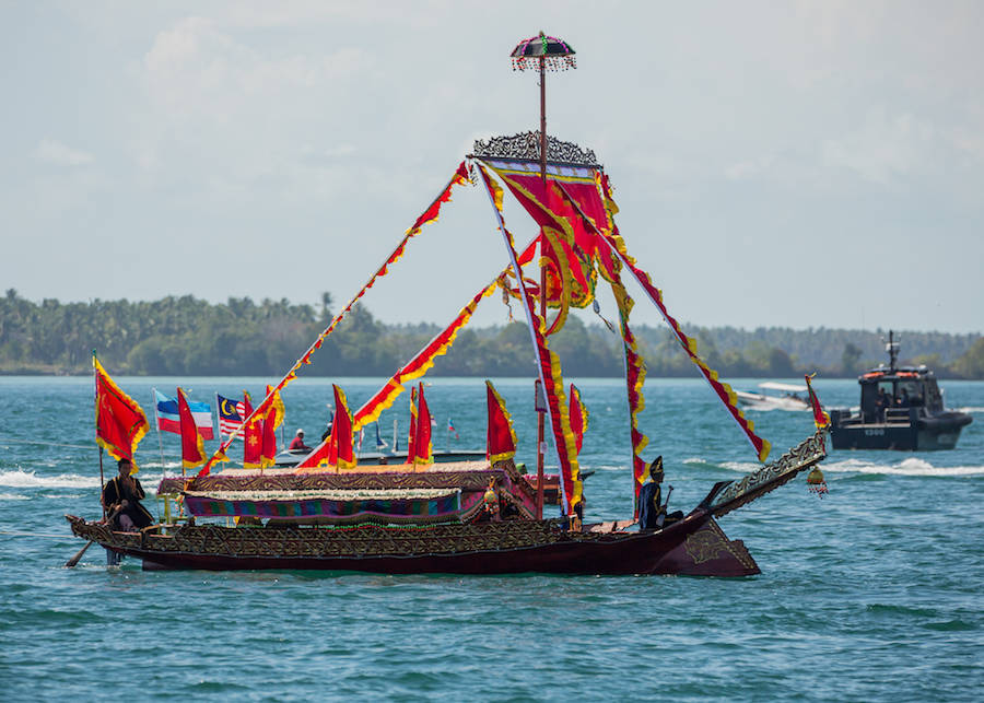 Bajau People: The Far Eastern "Sea Nomads" Unlike Other Humans