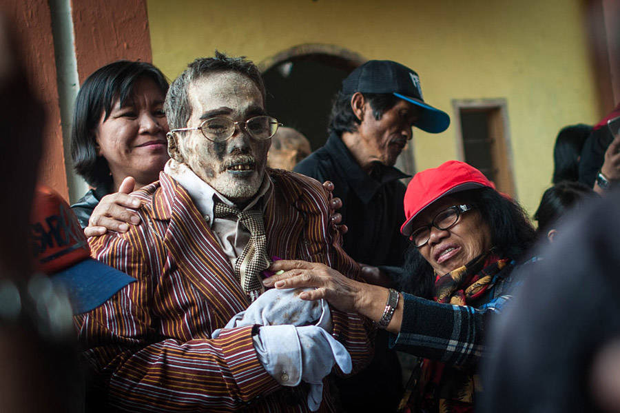 The Fascinating Death Rituals Of Indonesia's Toraja People