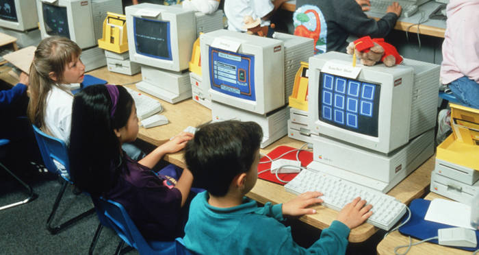 90s Pictures That Perfectly Capture The End To The 20th-Century