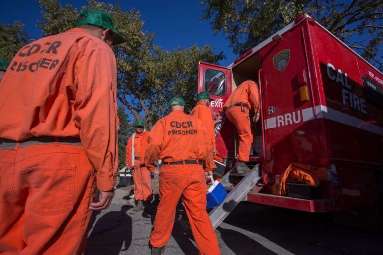 Inmates In California Are Fighting Wildfires For $1 Per Hour