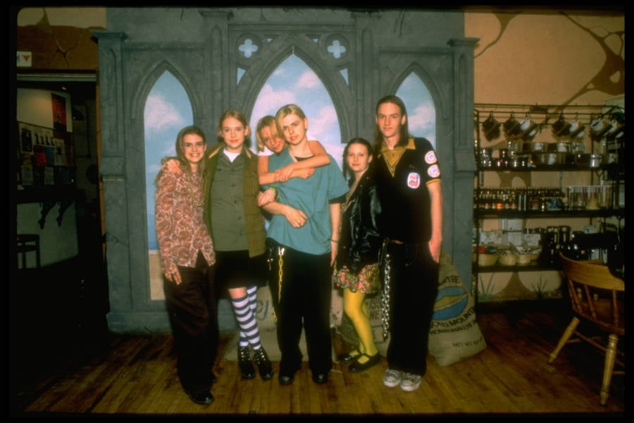 90s Pictures That Perfectly Capture The End To The 20th-Century