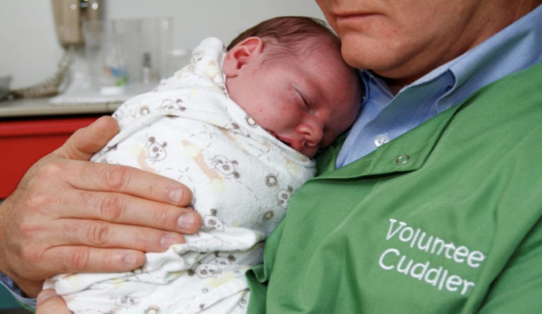 'Baby Cuddlers' Across U.S. Help Infants Kick Inherited Opioid Addiction