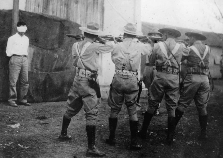 Fidel Castro, Che, And The Cuban Revolution In 33 Stunning Pictures