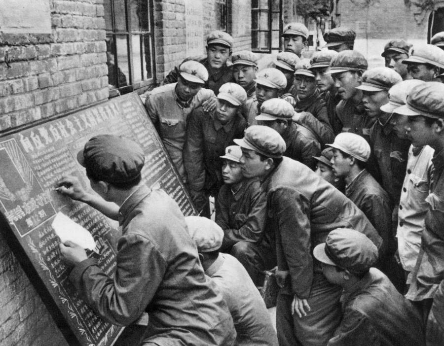 China's Cultural Revolution In 44 Shocking Images
