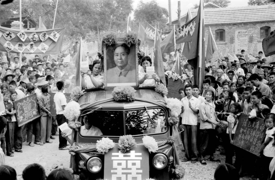 China's Cultural Revolution In 44 Shocking Images