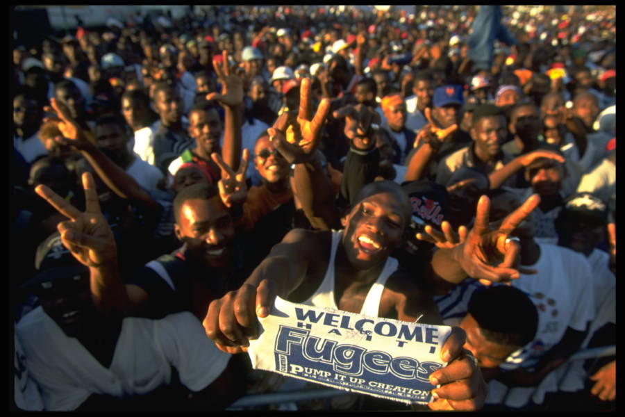 44 Classic Photos Of 90s Hip-Hop And Rap Icons In Their Prime