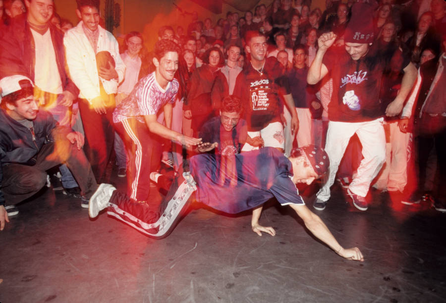 44 Classic Photos Of 90s Hip-Hop And Rap Icons In Their Prime