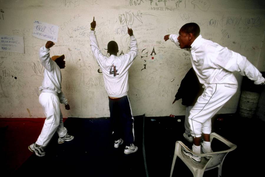 44 Classic Photos Of 90s Hip-Hop And Rap Icons In Their Prime