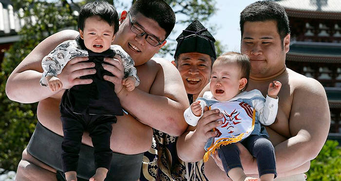 160 Babies Cry It Out In Japan's Naki Sumo Crying Baby Contest
