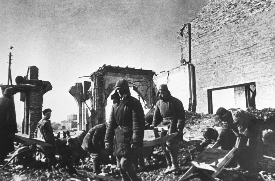 Battle Of Kursk: The Brutal Nazi-Soviet Face-Off In 28 Harrowing Photos Battle Of Kursk: The Brutal Nazi-Soviet Face-Off In 28 Harrowing Photos