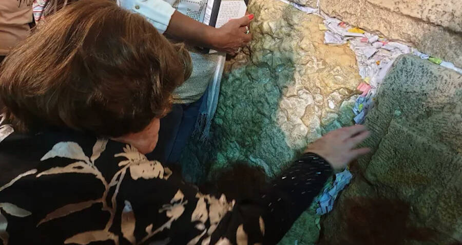 Holocaust Stories That Reveal Modern History's Darkest Moment