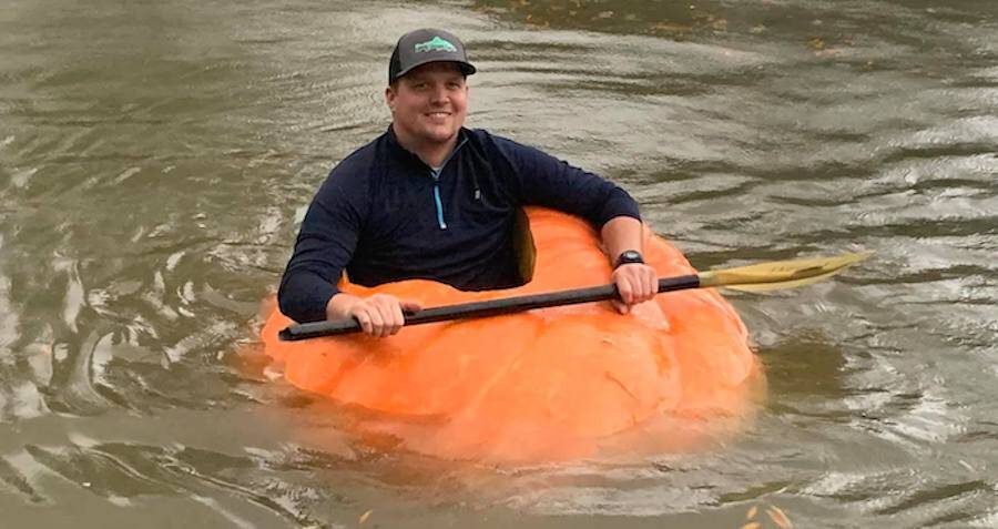 Watch This Farmer Paddle A 910-Pound 'Pumpkin Boat' On The Water