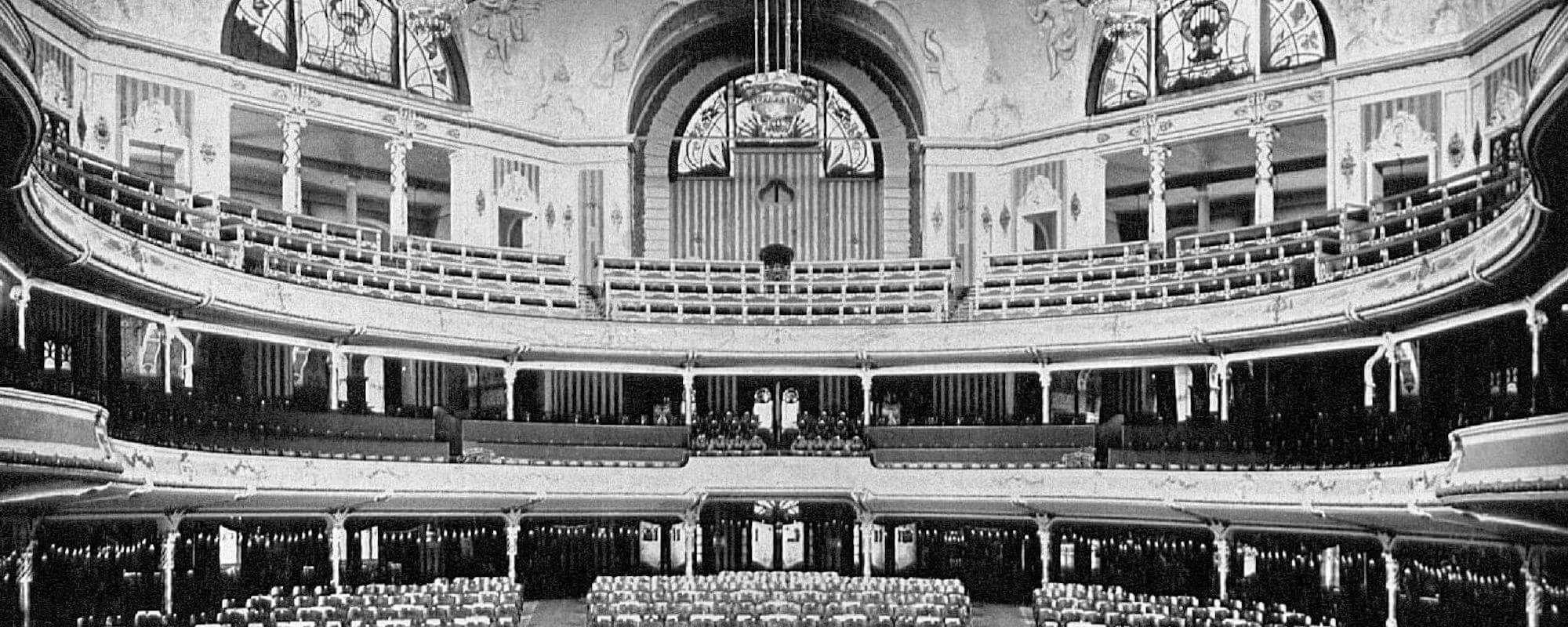 The History Of Harlem's Iconic Apollo Theater, In 33 Vintage Photos