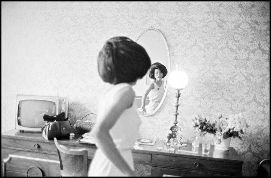 The History Of Harlem's Iconic Apollo Theater, In 33 Vintage Photos