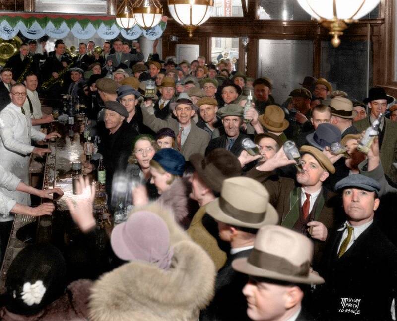 99 Colorized Photos From History's Most Iconic Moments