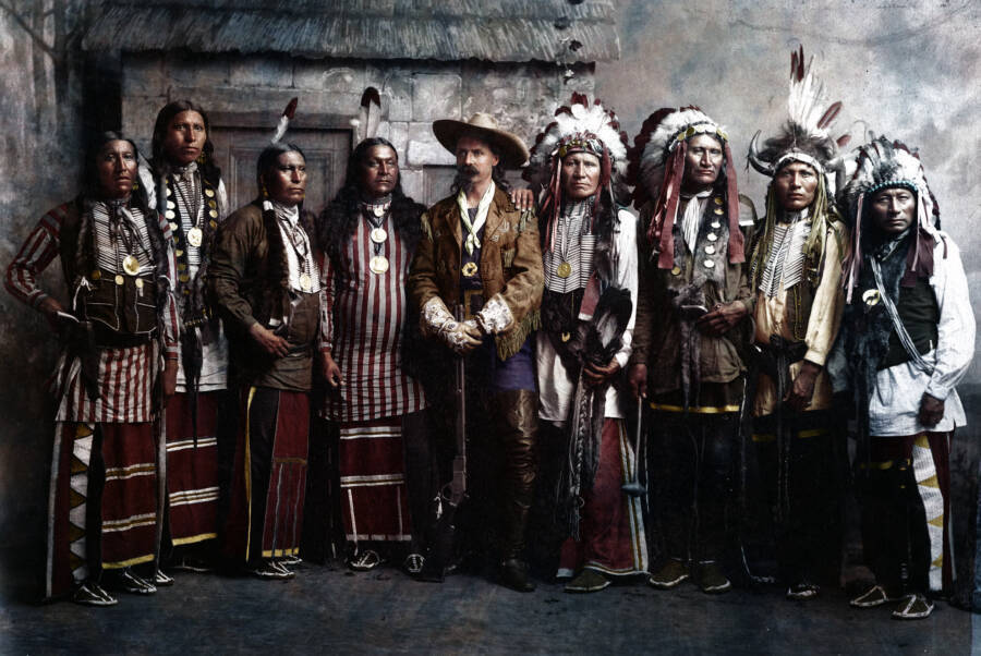 99 Colorized Photos From History's Most Iconic Moments