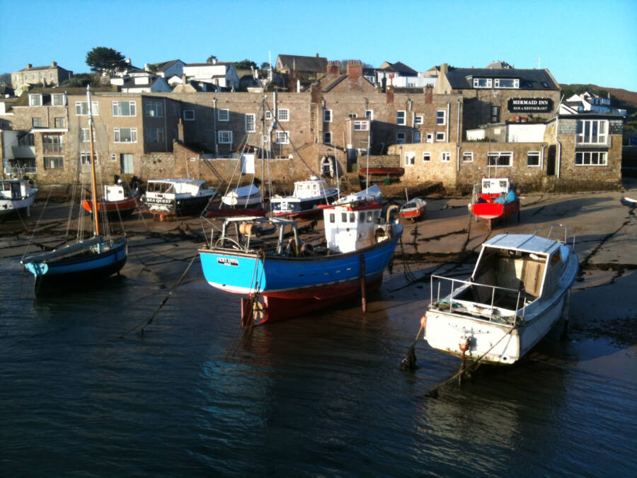 14 Photos Taken Inside England's Haunted Mermaid Inn