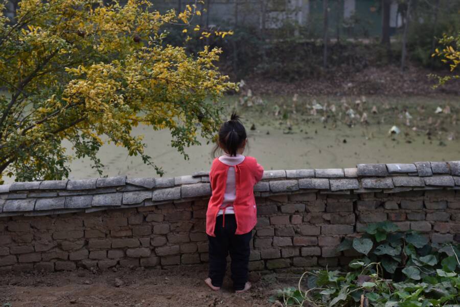 26 Shocking Photos Of The Pollution In China's Yangtze River