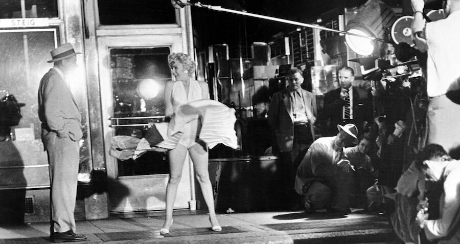 50 Incredible Behind-The-Scenes Photos From Famous Movies