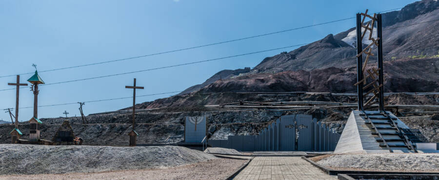 Norilsk, Russia: 32 Photos Of The Polluted Siberian City At The Edge Of ...