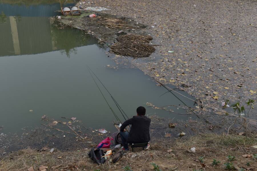26 Shocking Photos Of The Pollution In China's Yangtze River