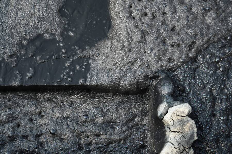 26 Shocking Photos Of The Pollution In China's Yangtze River