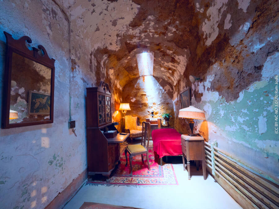 44 Photos Of Philadelphia's Historic Eastern State Penitentiary