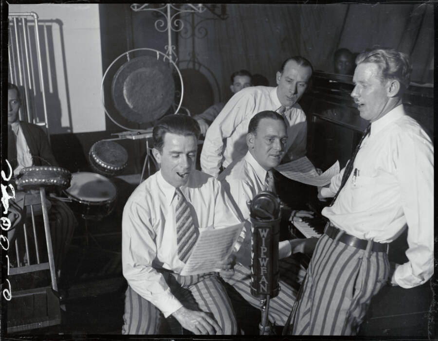 44 Photos Of Philadelphia's Historic Eastern State Penitentiary