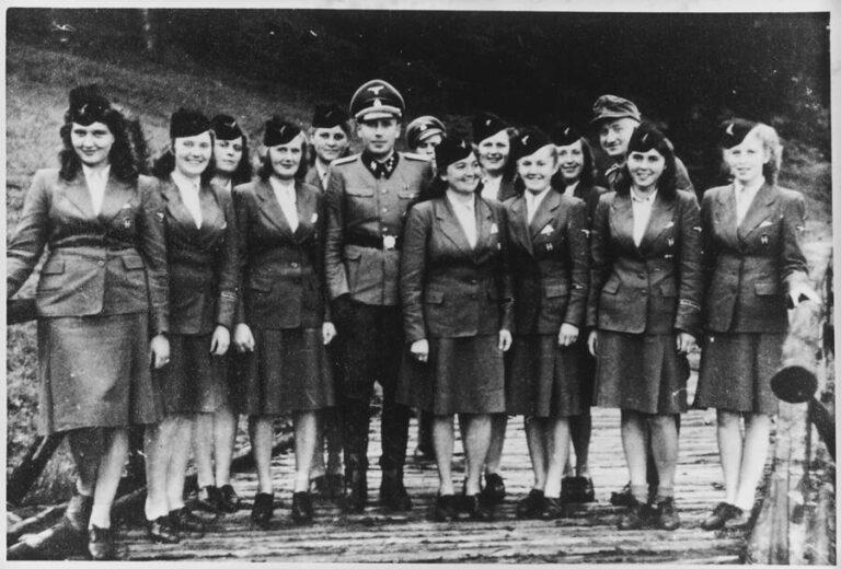 Karl Höcker's Shockingly Gleeful Nazi Photo Album