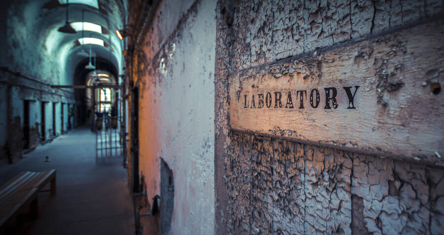 44 Photos Of Philadelphia's Historic Eastern State Penitentiary