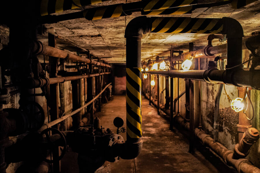 44 Photos Of Philadelphia's Historic Eastern State Penitentiary