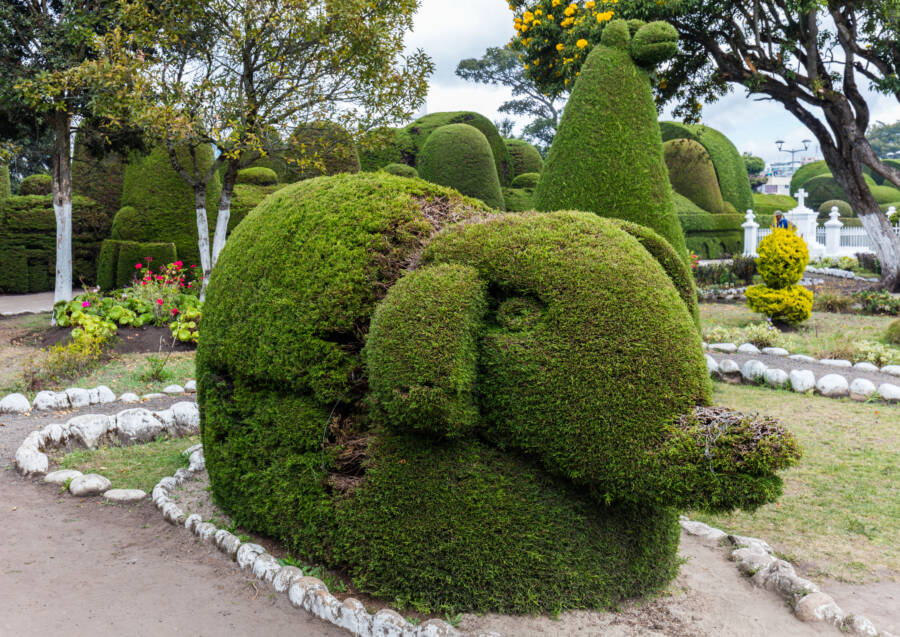 23 Images Of Ecuador's Remarkable Tulcán Cemetery