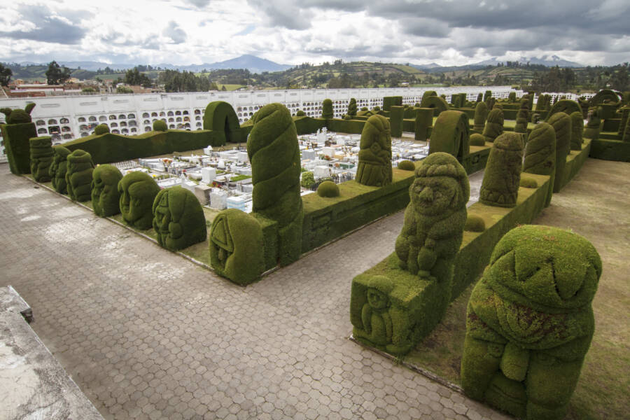 23 Images Of Ecuador's Remarkable Tulcán Cemetery