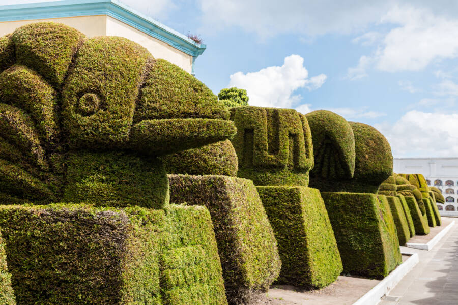 23 Images Of Ecuador's Remarkable Tulcán Cemetery