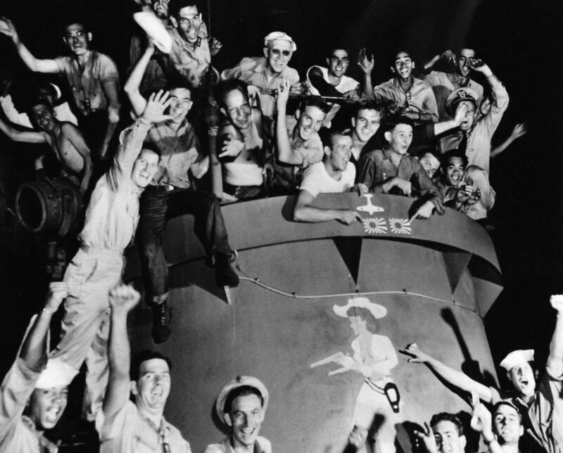 33 VJ Day Photos That Capture The Victory Over Japan In 1945