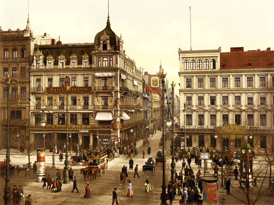 77 Of The First Color Photos Offer A Vibrant Look At History
