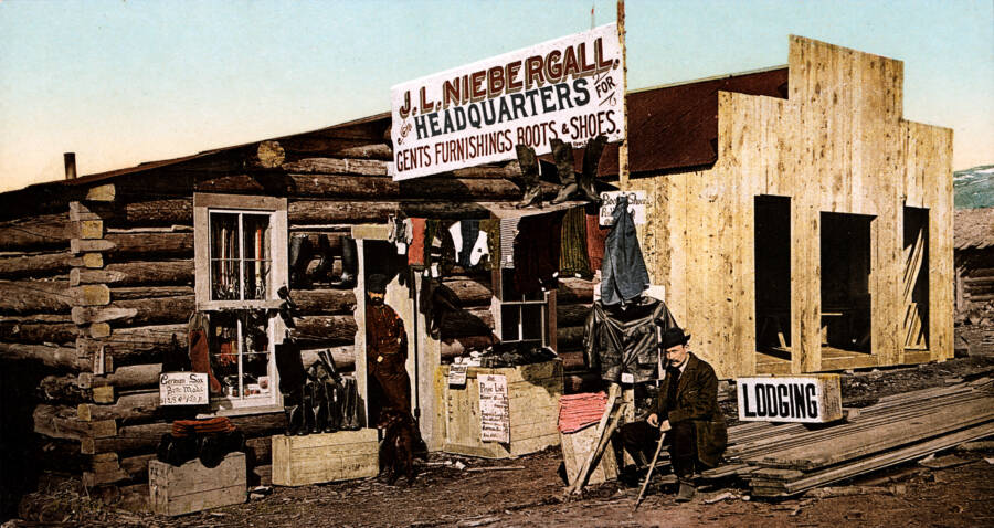 77 Of The First Color Photos Offer A Vibrant Look At History