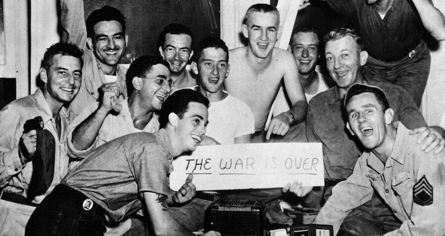 33 VJ Day Photos That Capture The Victory Over Japan In 1945
