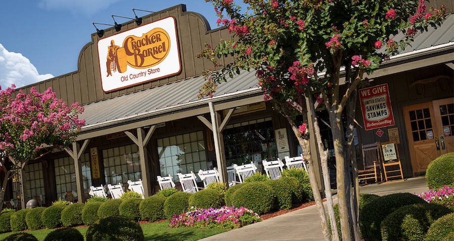 Dads Tackle Sex Offender Peeping At Teen In Cracker Barrel Bathroom