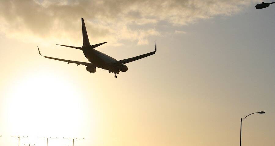 Pilots Landing At LAX See 'Guy In A Jetpack' Soaring Nearby At 3,000 Feet