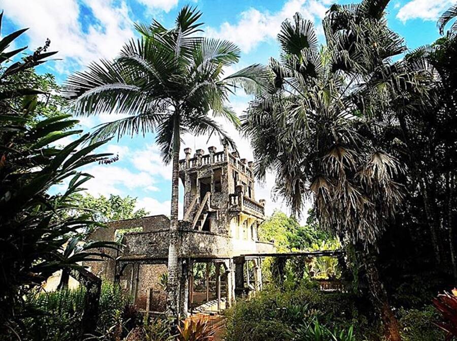 Inside Paronella Castle, The Spanish Palace In The Australian Jungle