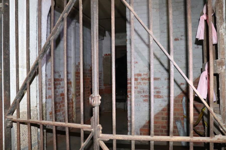 9 Abandoned Asylums That Will Make Your Skin Crawl