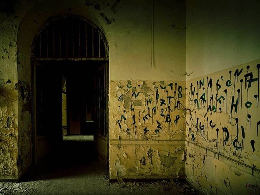 9 Abandoned Asylums That Will Make Your Skin Crawl